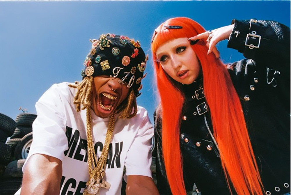 Amelia Moore He's Still Just Not That Into You!