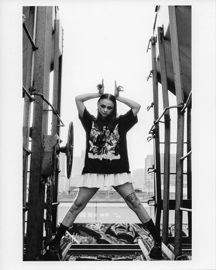 Zheani Unleashes Video For New Singlle, “DIRTBIKE”